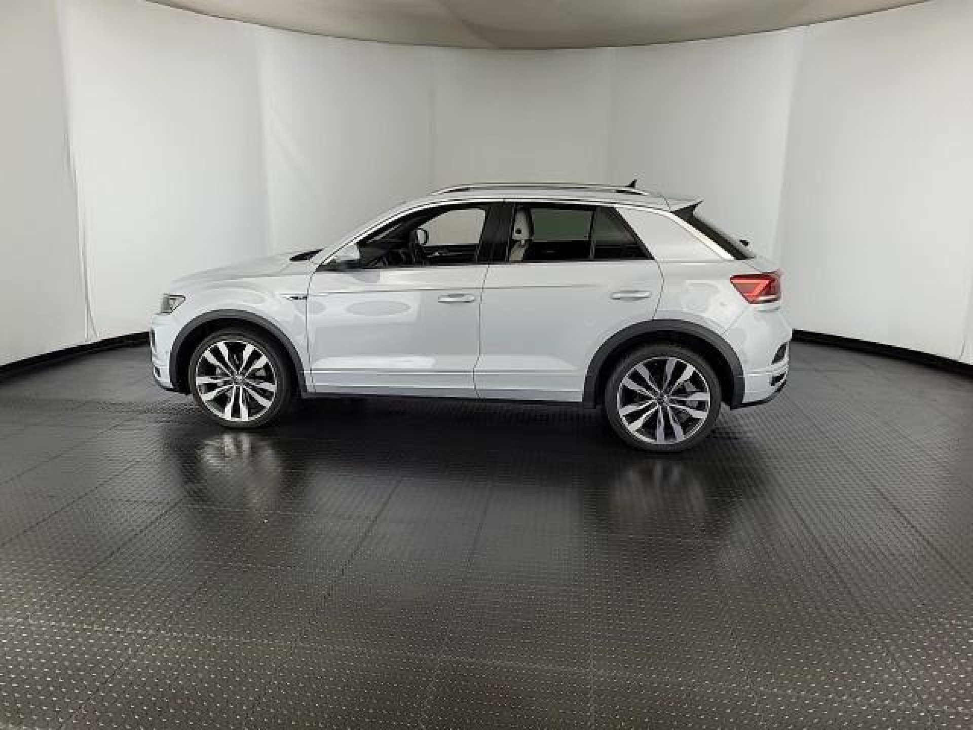 Buy 2021 Volkswagen T-roc 2.0 Tsi 4m R-line Dsg Hatchback - for sale In ...